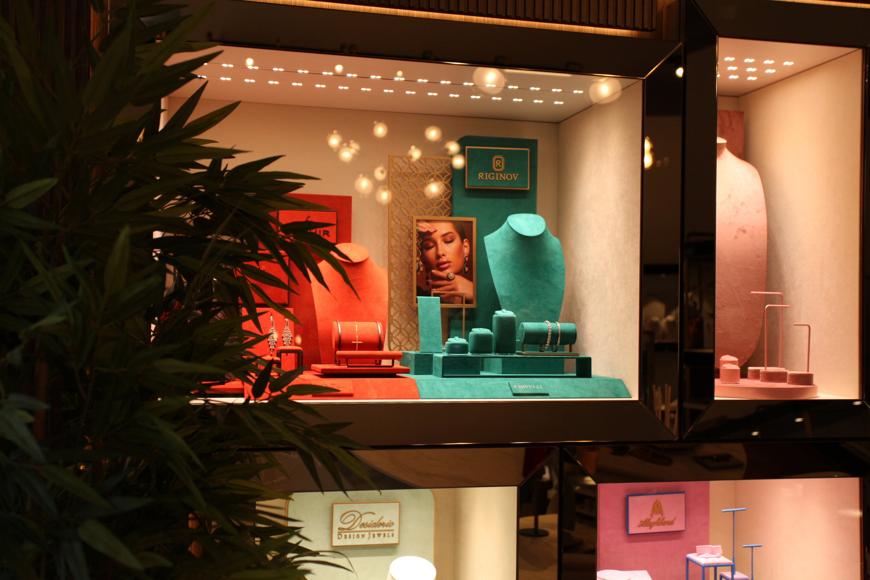 Luxury jewelry displays | To Be Packing